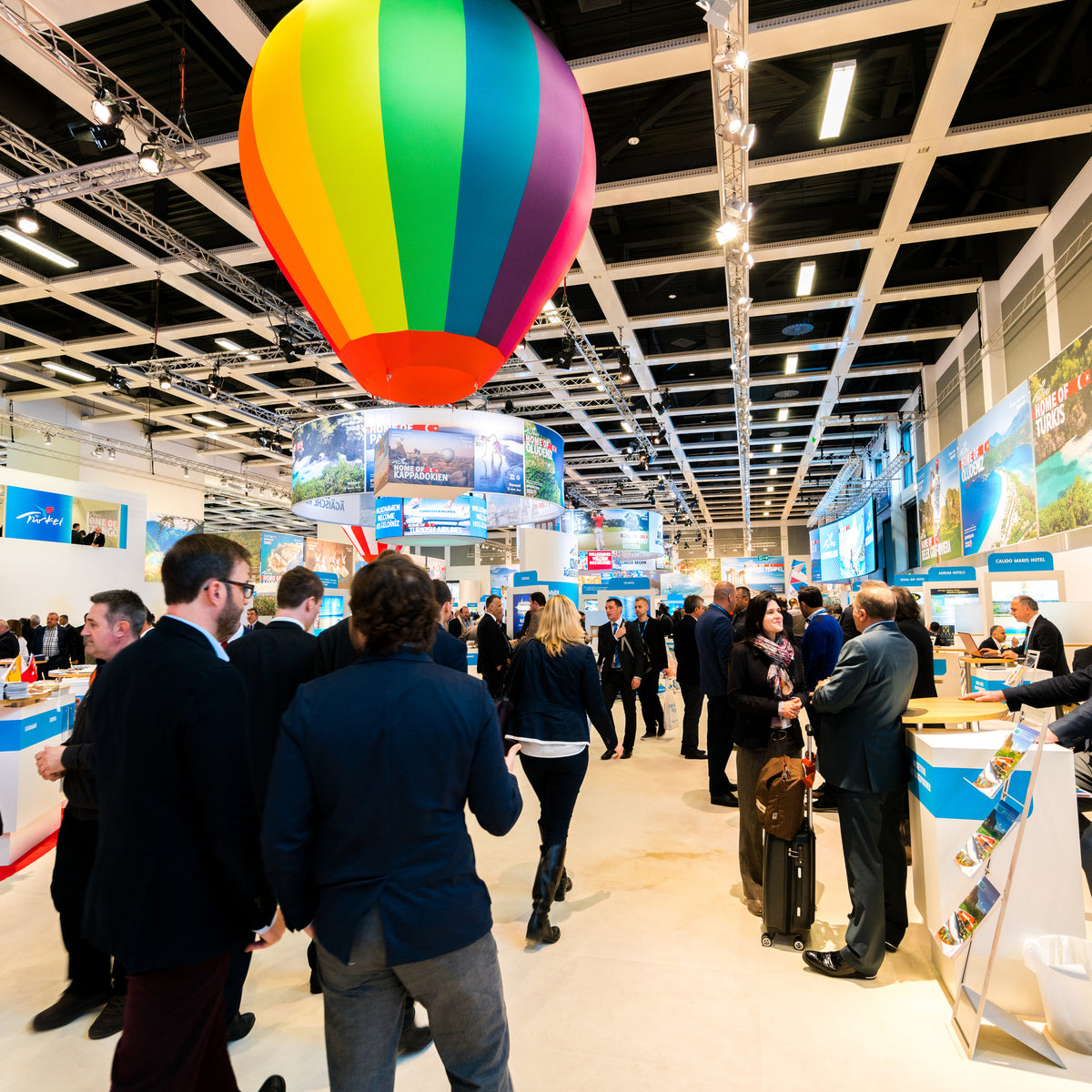 Become A Trade Show Pro Using Signage – Holler Print